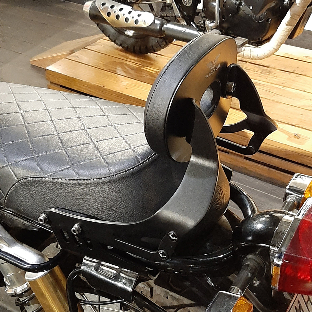 Vardenchi – Backrest RE Interceptor / Continental GT